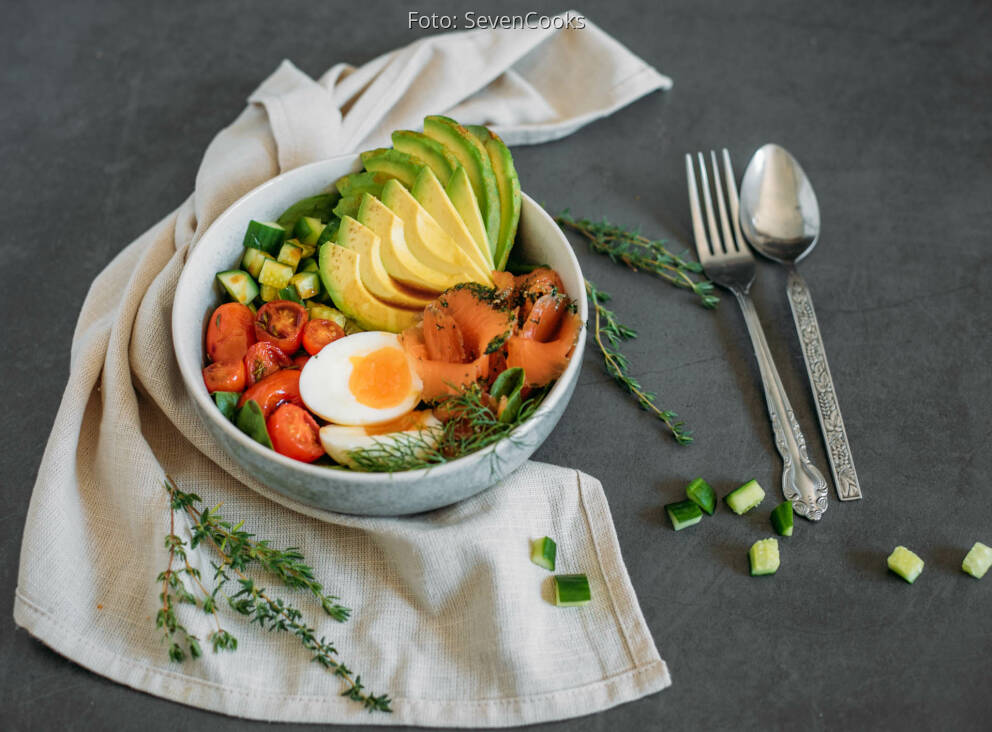 Bowl mit Lachs und Avocado von SevenCooks