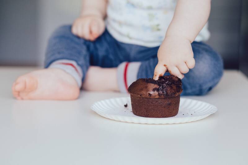 Fingerfood für Säuglinge: Essen spielerisch entdecken - SevenCooks Magazin